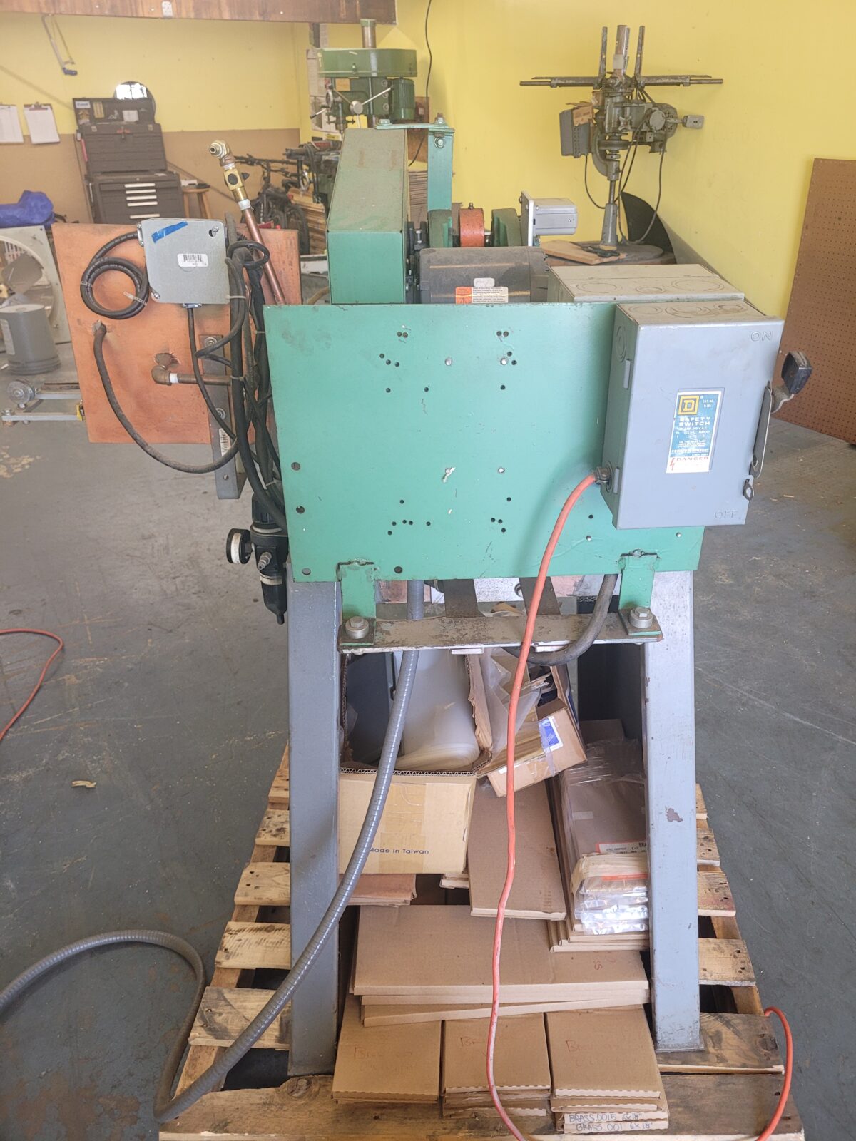 BenchMaster Pneumatic Punch Press - Tools & Supplies